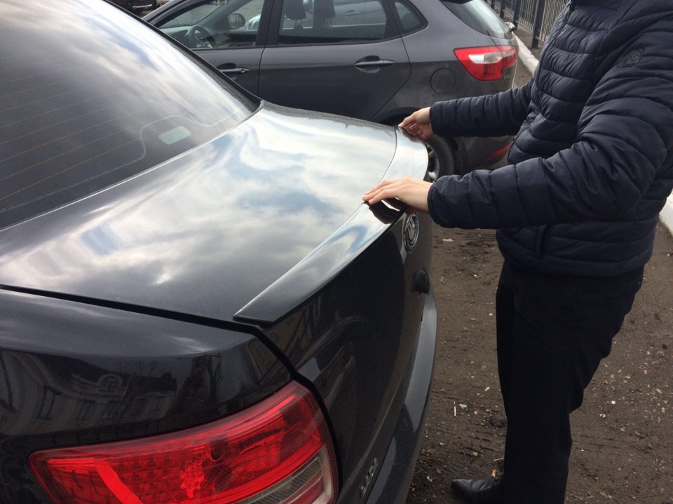 Спойлер и подлокотник. — Lada Гранта (1G), 1,6 л, 2013 года | тюнинг ...