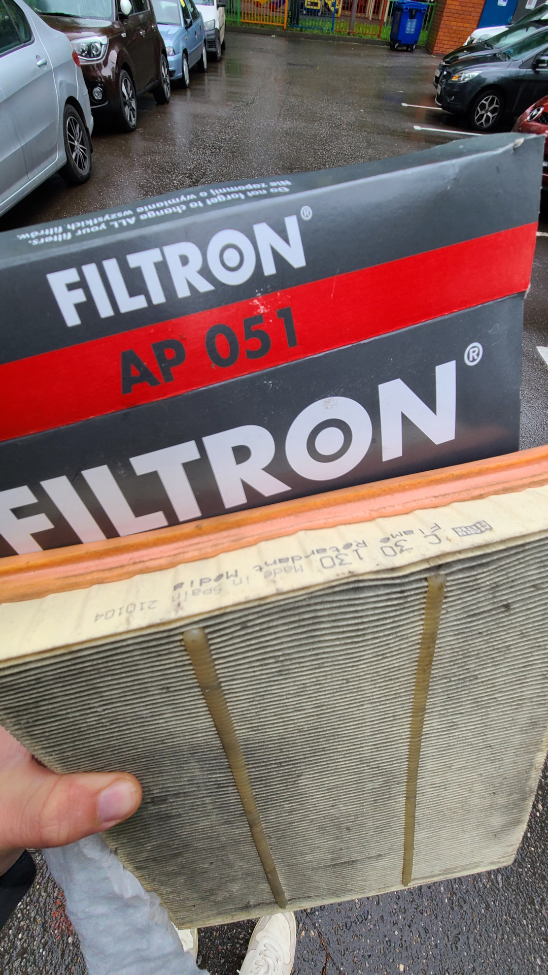 Замена воздушного фильтра на Filtron AP051 — Opel Astra H, 1,8 л, 2011 ...