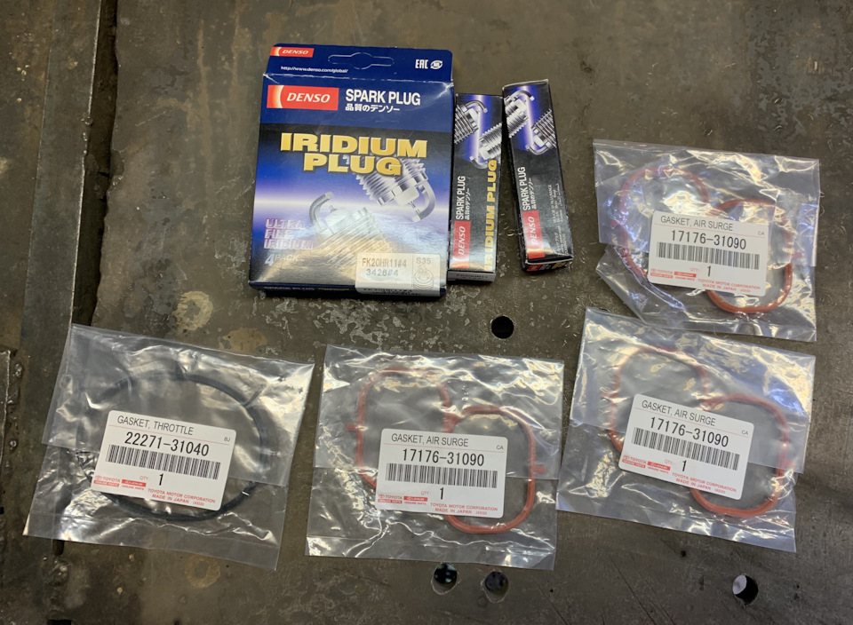 Замена свечей зажигания — Toyota Highlander (XU40), 3,5 л, 2012 года ...