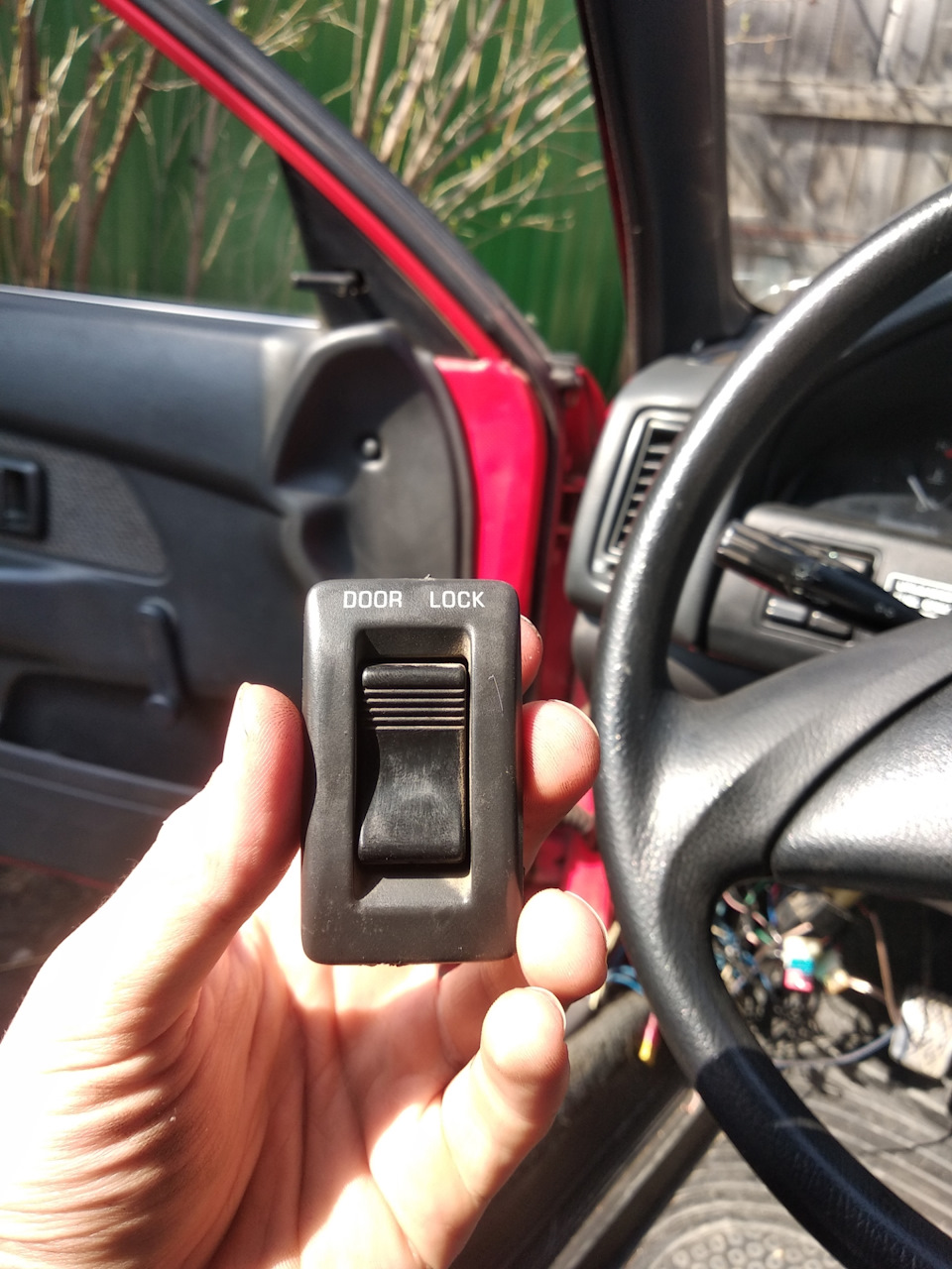Кнопка центрального замка, Помогите :) — Toyota Corolla (90), 1,3 л ...