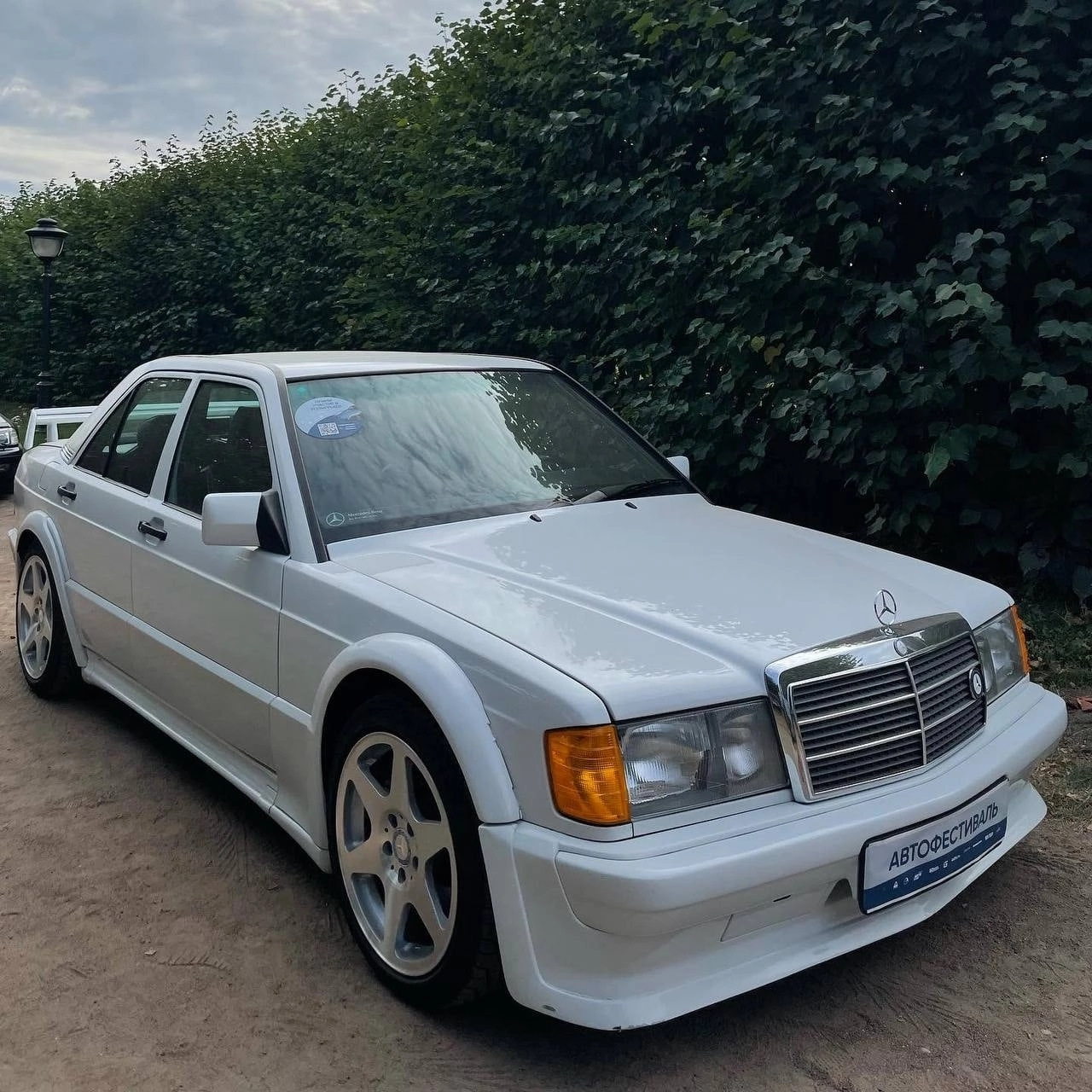 В поисках мастеров по ремонту обвеса. — Mercedes-Benz 190 (W201), 2,5 л ...