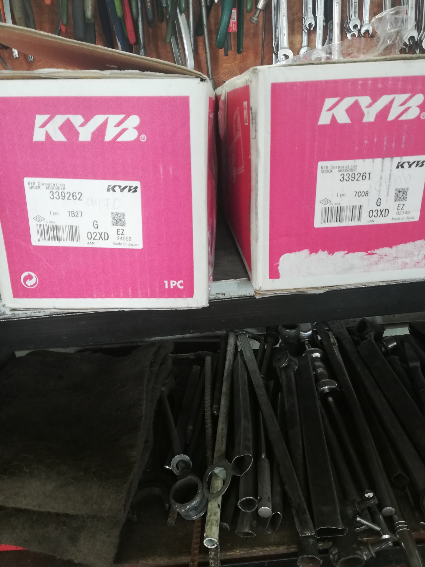 Замена передних амортизаторов — Honda CR-V (RM), 2 л, 2013 года | визит ...