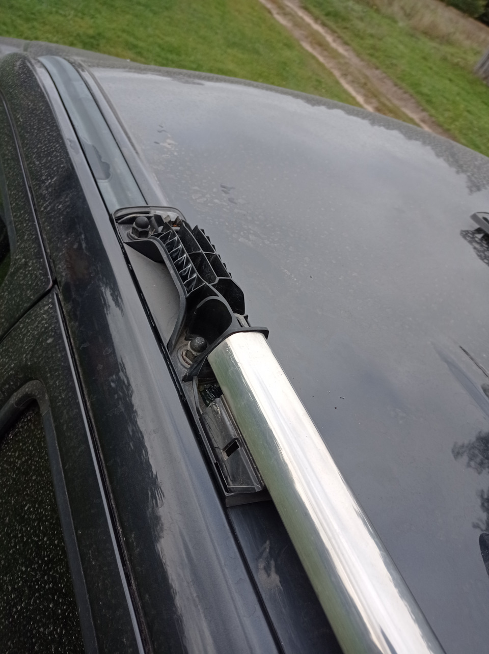 Обработка мест крепления рейлингов — Jeep Cherokee (KK), 2,8 л, 2011 ...