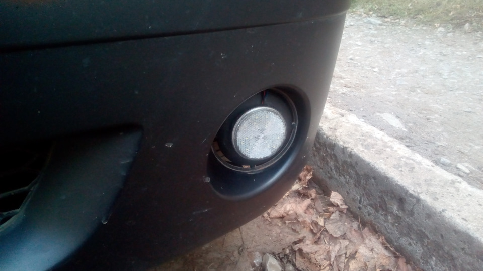 Бюджетные ходовые огни — Renault Logan (1G), 1,4 л, 2007 года ...