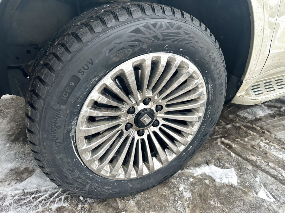 Установка зимней резины Ikon Autograph Ice 9 SUV 🛞 — Tank 500, 3 л ...