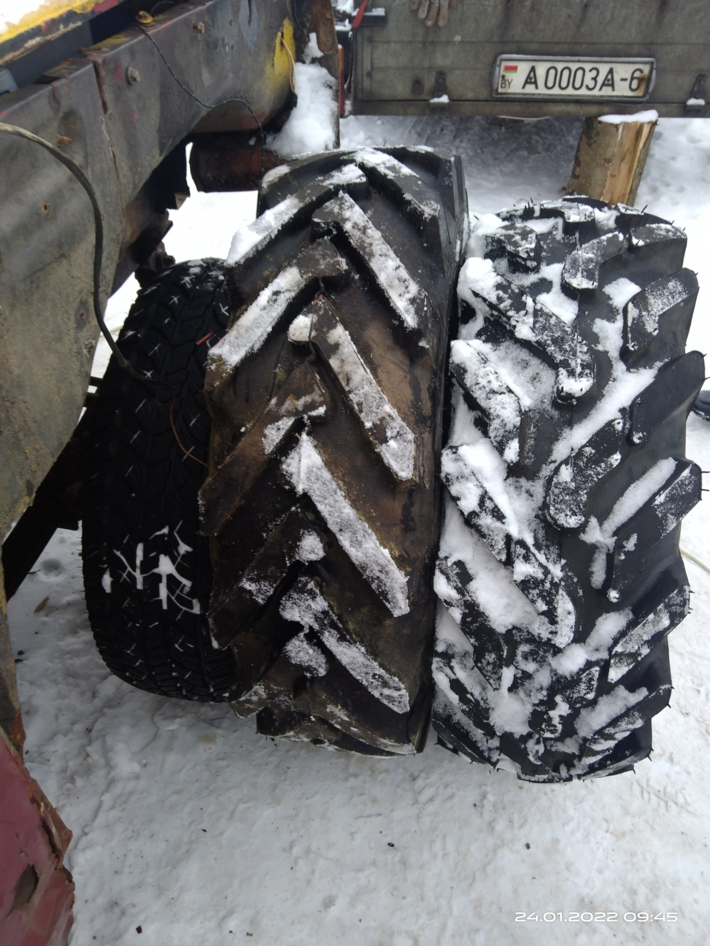 Решил кроме болотоходной резины прикупить и установить трактора ...