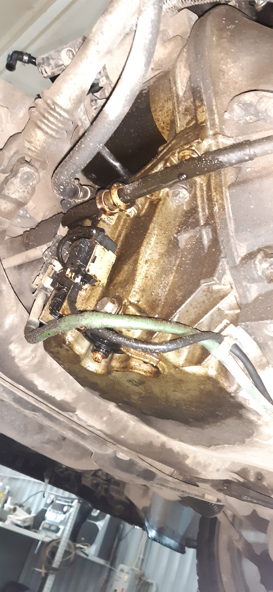 Течь масла…поиск причины — Mercedes-Benz C-Class (W204), 1,8 л, 2013 ...