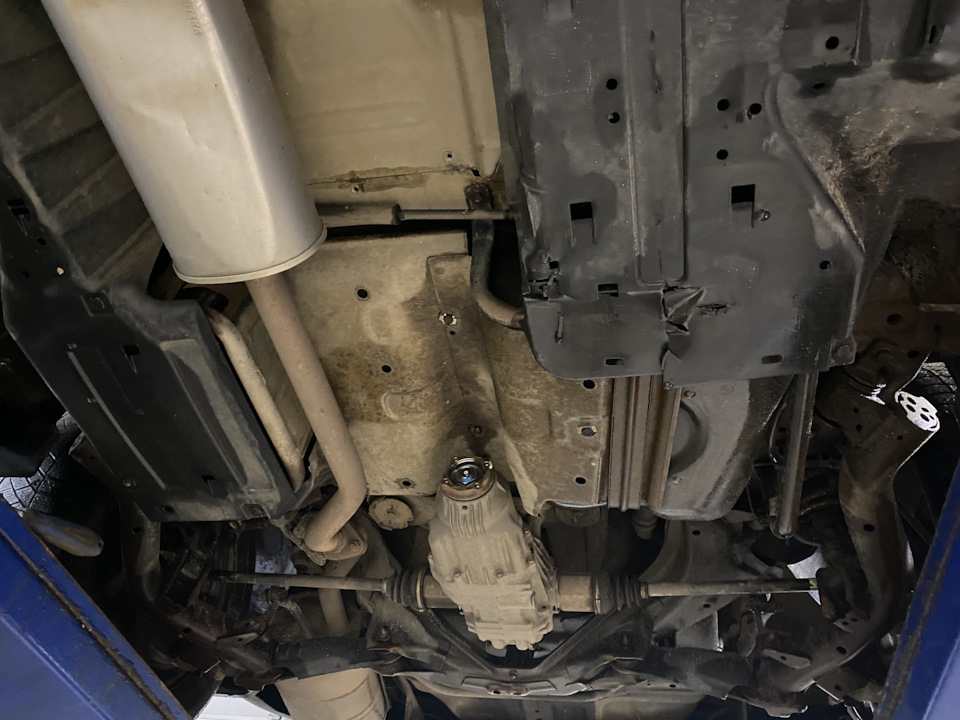 Замена подвесного подшипника — Honda CR-V (RE), 2,4 л, 2008 года ...
