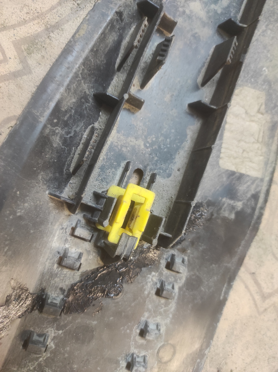 30640676 Зажим топливопровода Volvo | Запчасти на DRIVE2