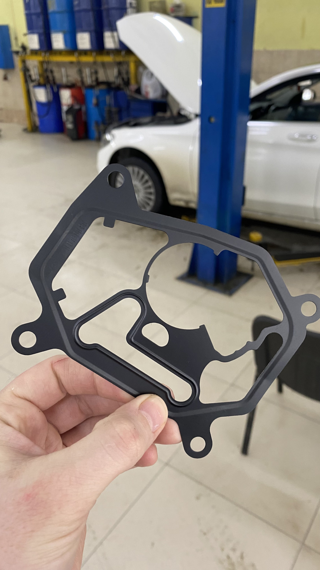 Замена прокладки вакумного насоса w205, A2700160080 — Mercedes-Benz C ...