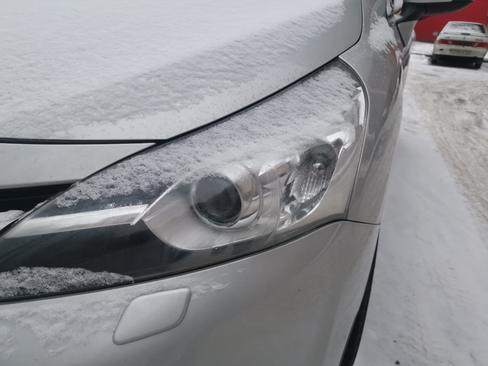 Лампа в поворотник головного света — Toyota Verso, 1,8 л, 2014 года ...
