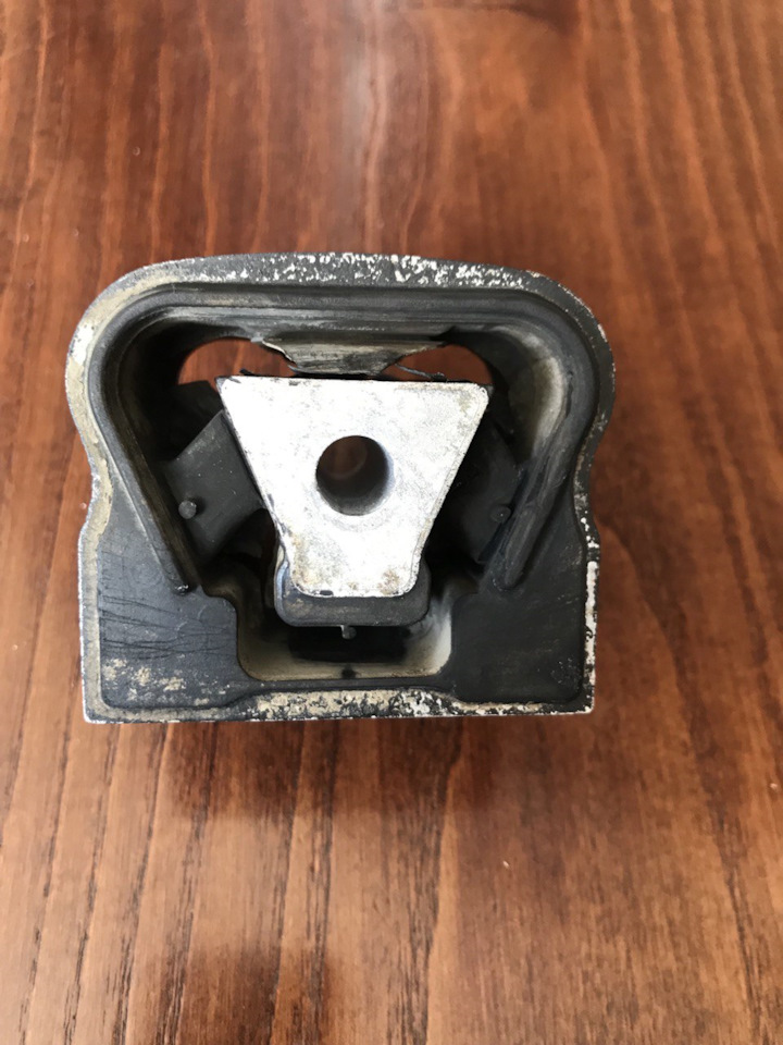 A2202401618 Опора коробки передач Mercedes | Запчасти на DRIVE2