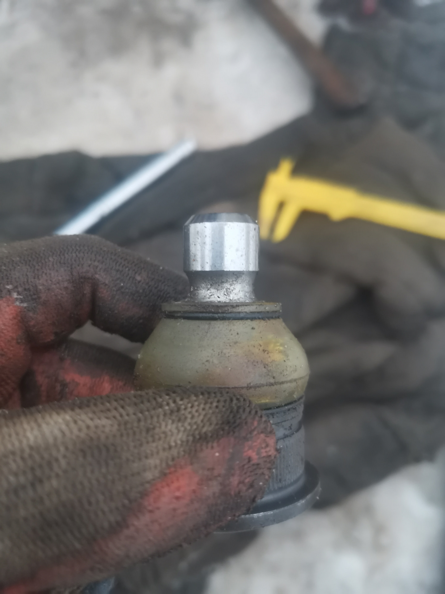 Замена шаровых опор — Renault Megane II, 1,6 л, 2005 года | расходники ...