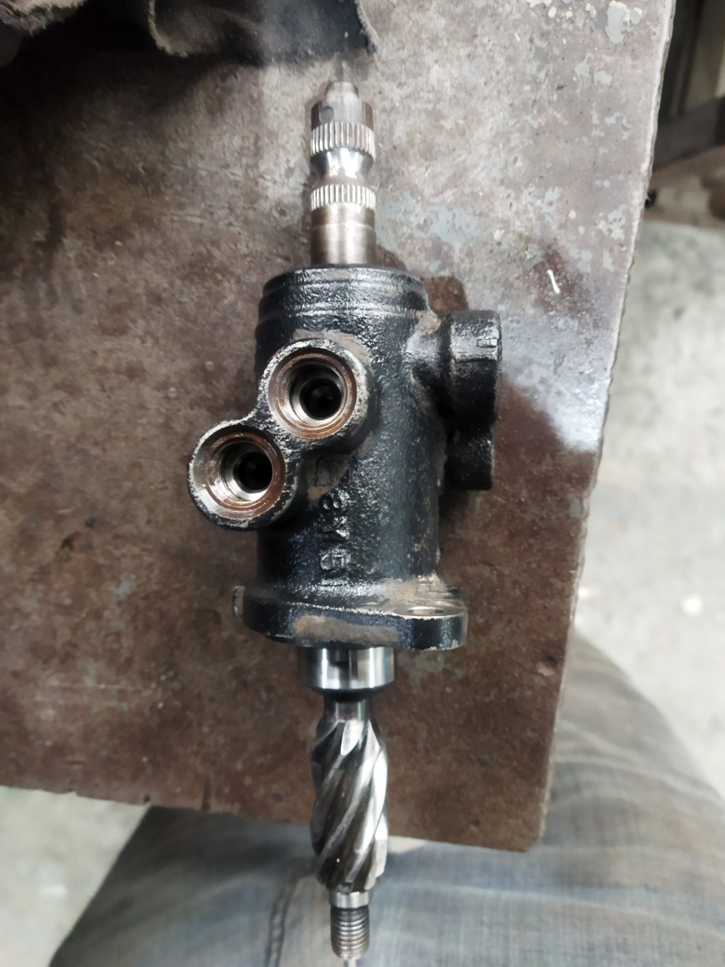 40. Устранение течи рул.рейки по бичу. — Mitsubishi Delica (L400), 2,8 ...