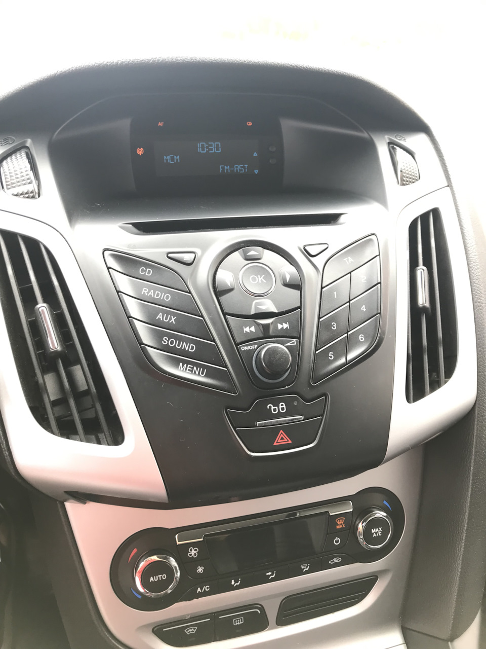 Мультимедиа — Ford Focus Hatchback III, 2 л, 2012 года | автозвук | DRIVE2