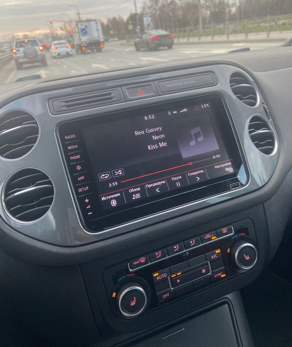 Магнитола RCD 880 PRO — Volkswagen Tiguan (1G), 2 л, 2014 года ...