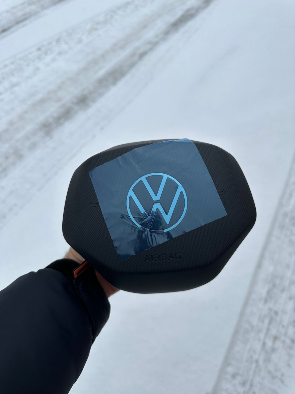 Подушка Airbag в руль VW Tiguan / Golf 5NA880201E — Авто и запчасти из ...