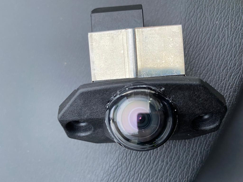 Замена камеры заднего вида 31201009 — Volvo XC70 III, 3,2 л, 2011 года ...