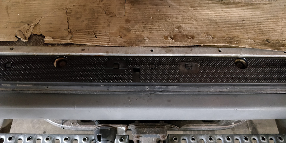 Установка пластика в кузов — Mercedes-Benz Sprinter (1G), 2,1 л, 2004 ...