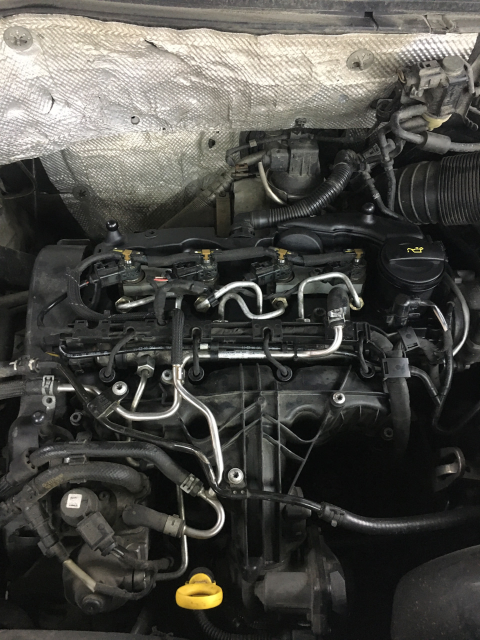 Клапанная крышка — Volkswagen Tiguan (1G), 2 л, 2013 года | визит на ...