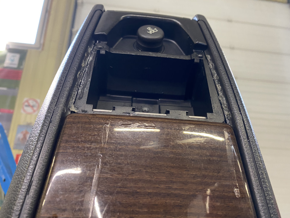 Мелочевочка передней части салона — Volvo XC90 (1G), 2,5 л., 2004 года ...