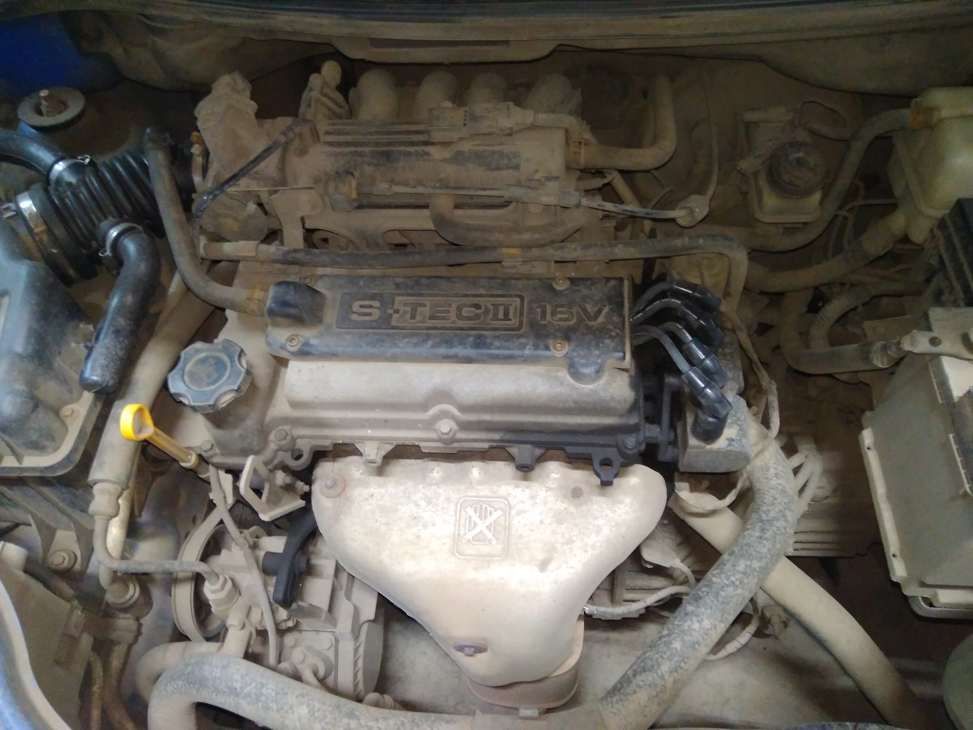 Замена свечей зажигания и высоковольтных проводов Chevrolet Aveo Т255 ...