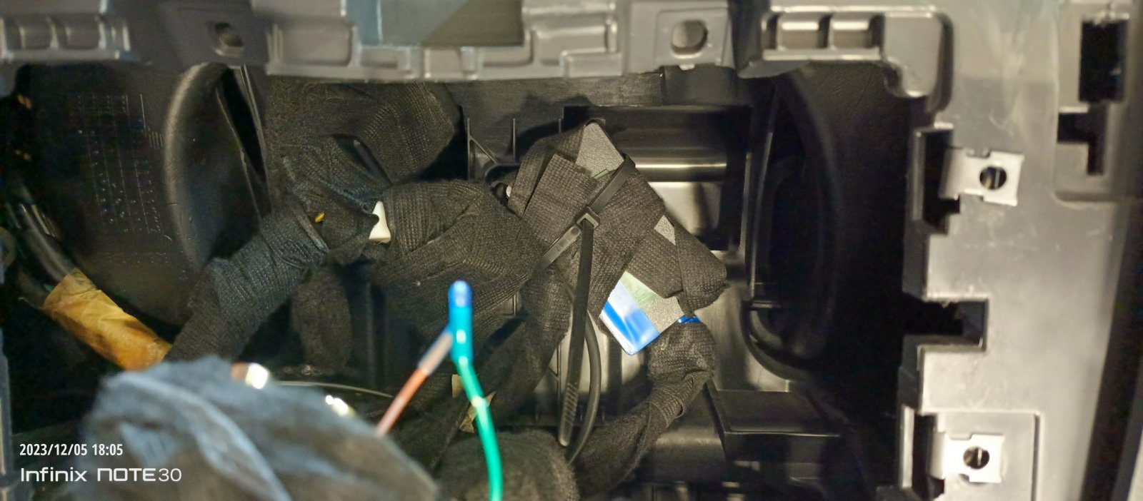 Заменил магнитолу Incar DTA-7707 на ACV AD-9005. — Renault Sandero Stepway (2G), 1,6 л, 2015 ...