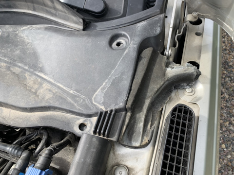 LR115140 Изолятор капота Jaguar Land Rover | Запчасти на DRIVE2