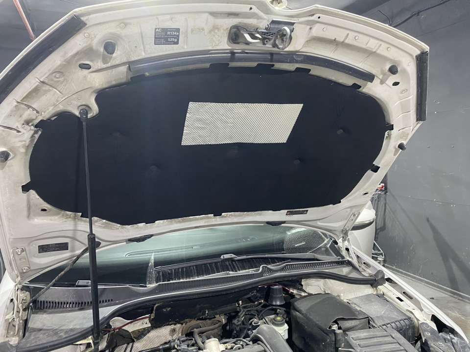 Шумка капота гольф 6 1.4 tsi — Volkswagen Golf Mk6, 1,4 л, 2010 года ...