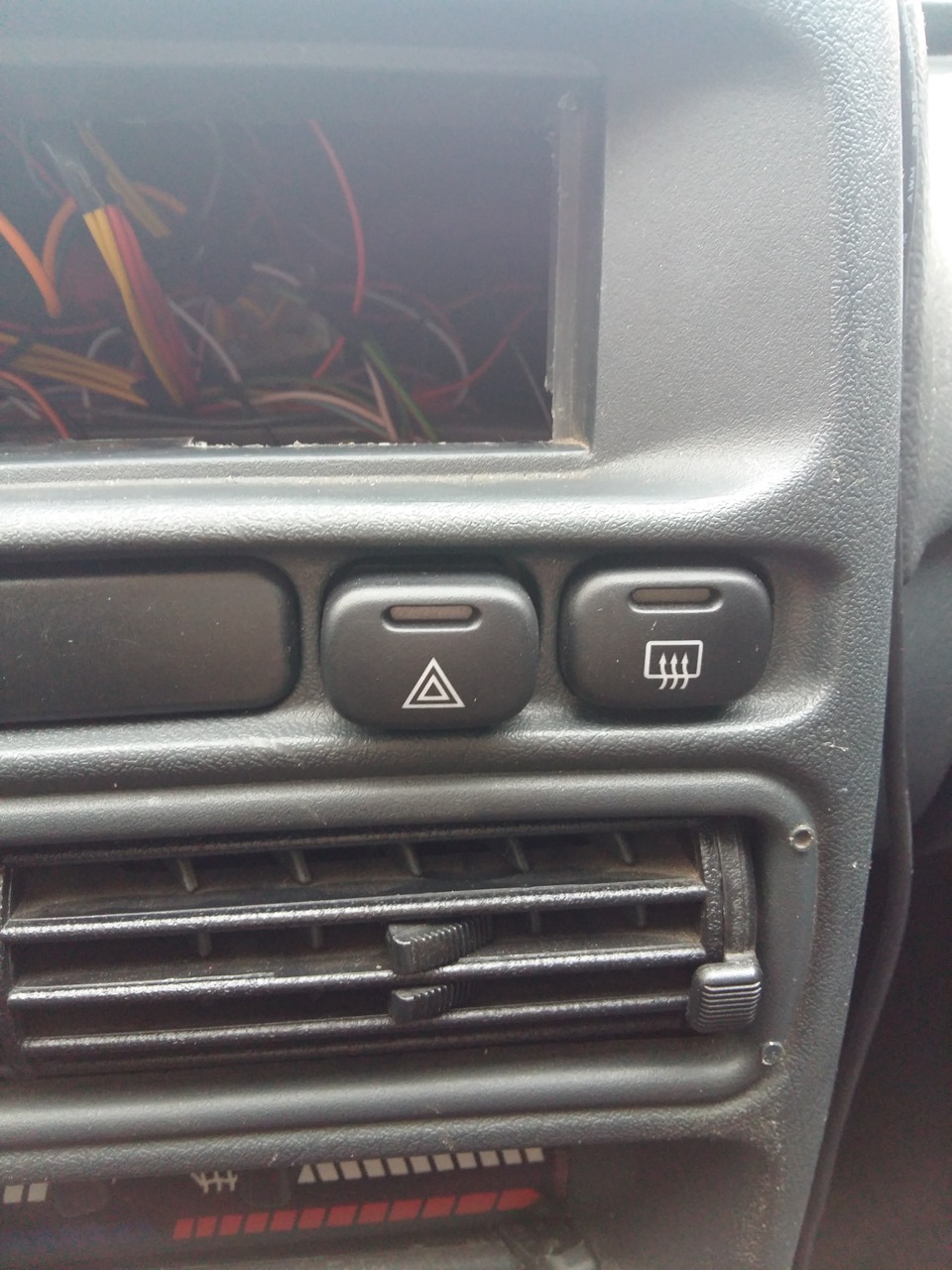 Евро Кнопка аварийки — Lada 2114, 1,6 л, 2010 года | тюнинг | DRIVE2