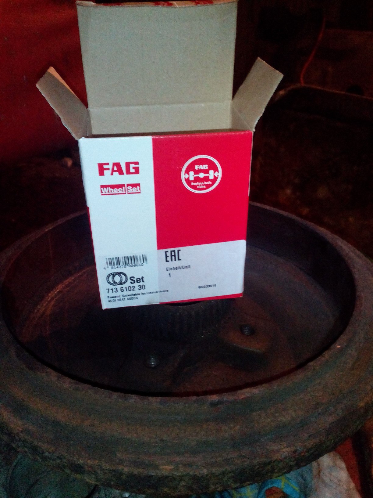 Замена заднего правого ступичного подшипника. — Volkswagen Passat ...