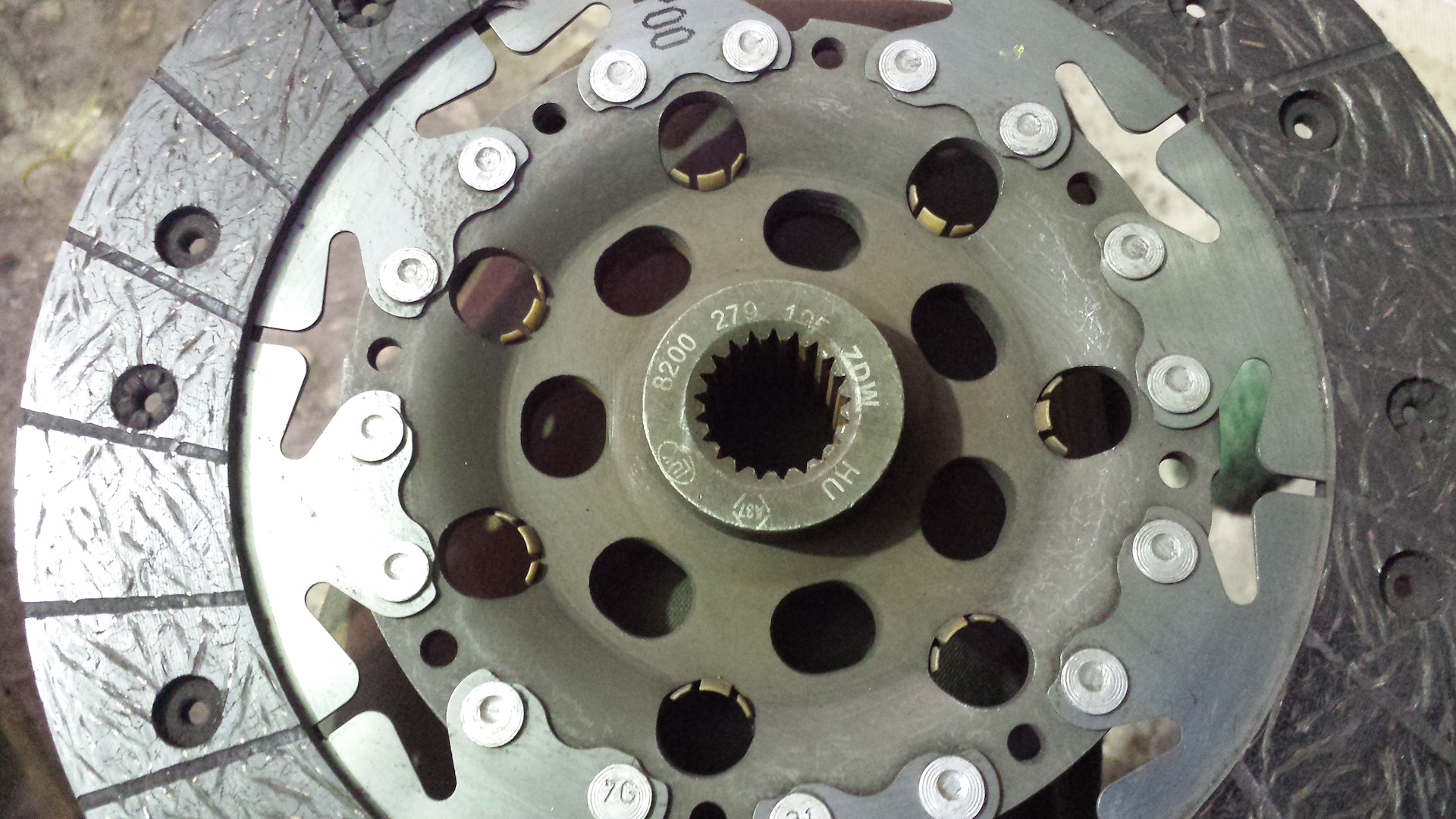 Замена коренного салиника и выжимного подшипника. — Renault Megane II ...