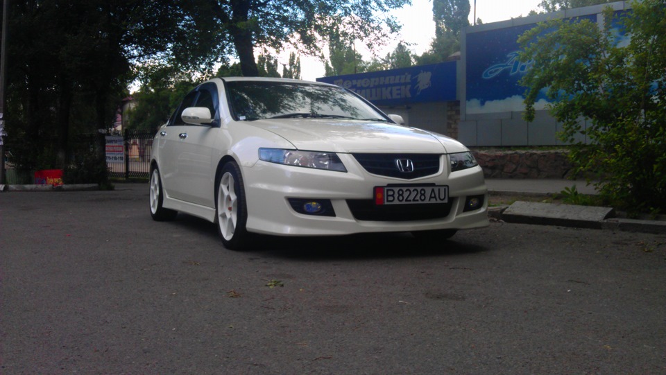 уже обул малышку=)) Диски buddy club P1-racing=))) — Honda Accord (7G ...