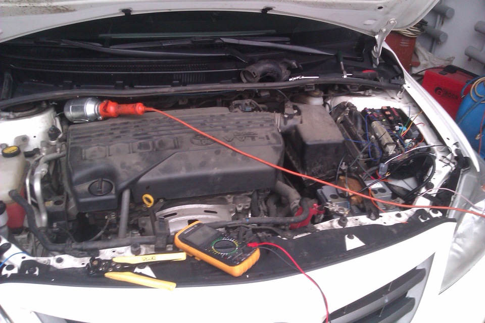 Дальний в пол накала. — Toyota Corolla (140/150), 1,3 л, 2010 года ...
