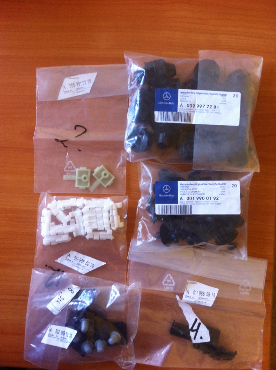 A0119885978 Клипса крепления накладки порога MERCEDES | Запчасти на DRIVE2