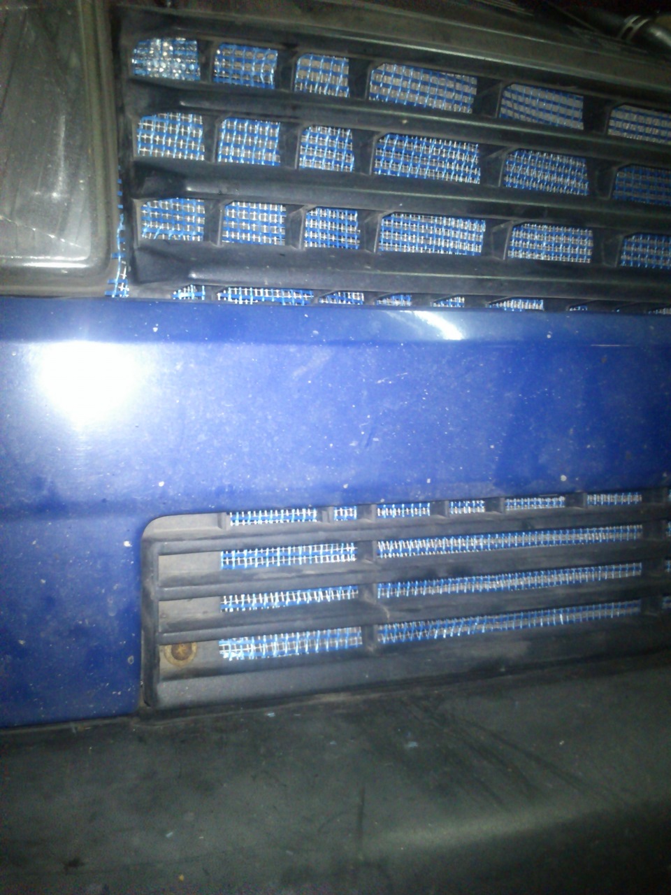 Москитка на радиатор — Volkswagen Transporter T4, 2,5 л, 2000 года ...