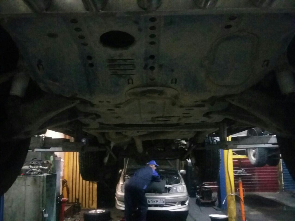 Фото процесса замены 4 — Toyota Land Cruiser 100, 4,7 л, 2004 года ...