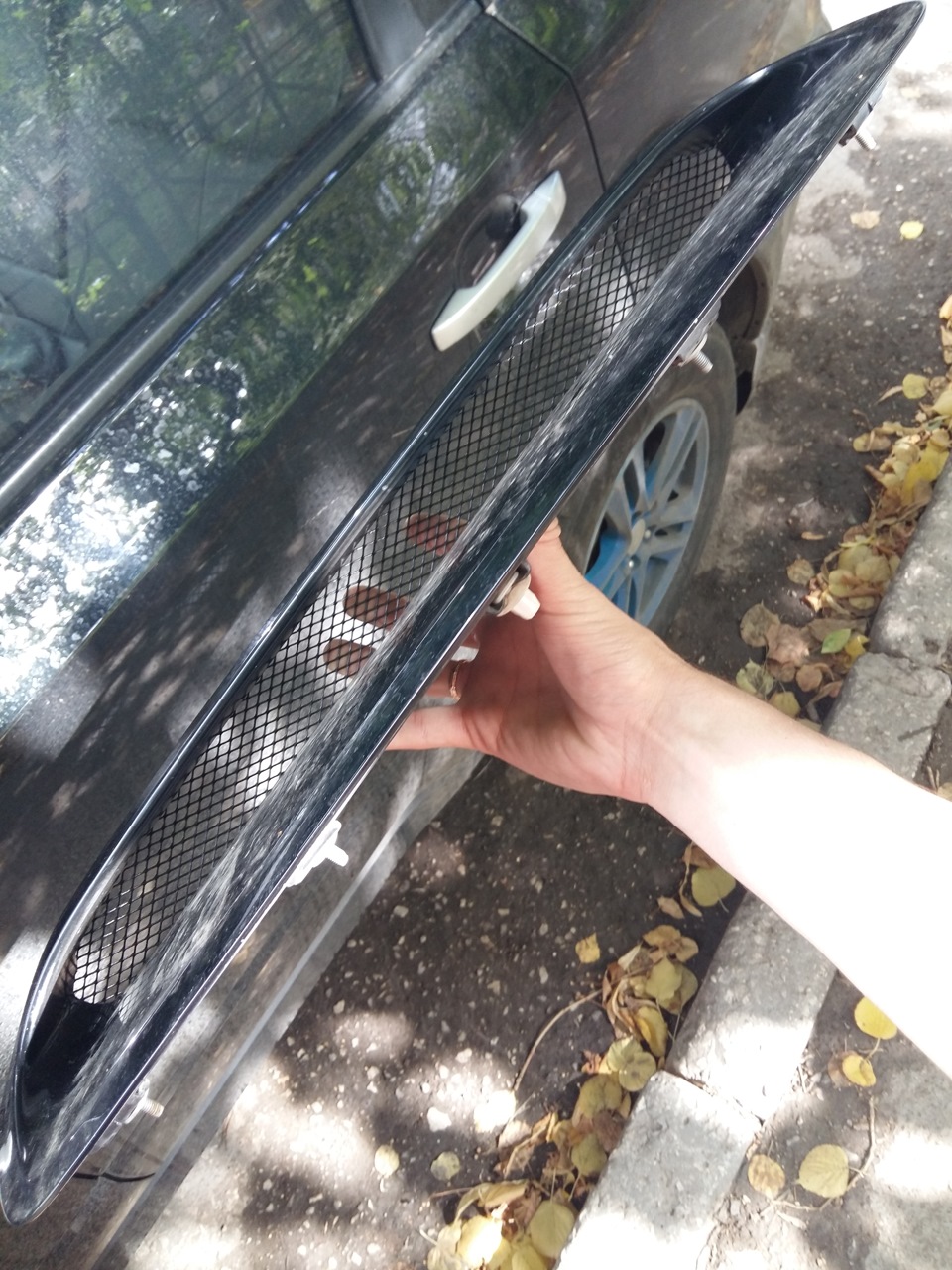 Установка решетки в воздухозаборник) — Subaru Forester (SH), 2,5 л ...