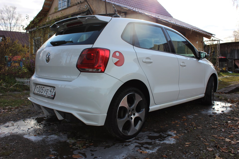 Спойлер и накладка на задний бампер . — Volkswagen Polo Hatchback Mk5 ...