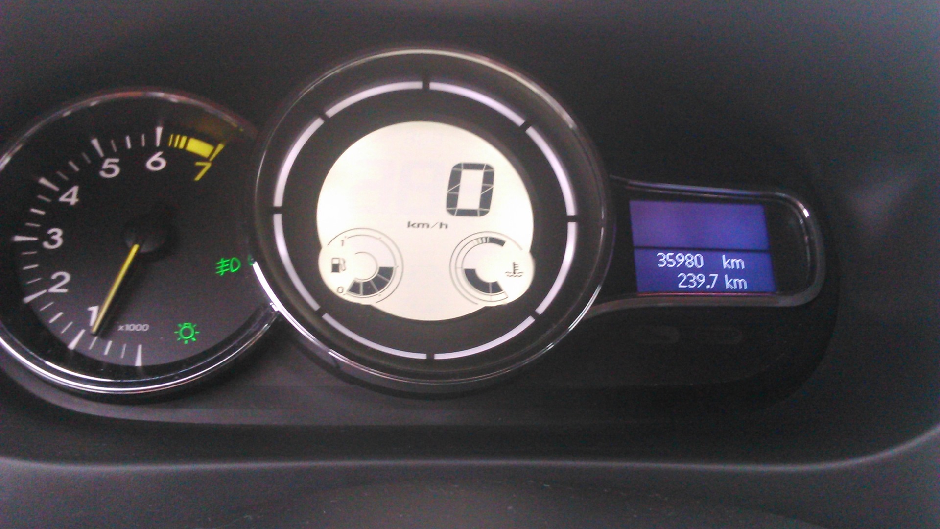Renault Fluence 1.6 бензиновый 2012 | на DRIVE2