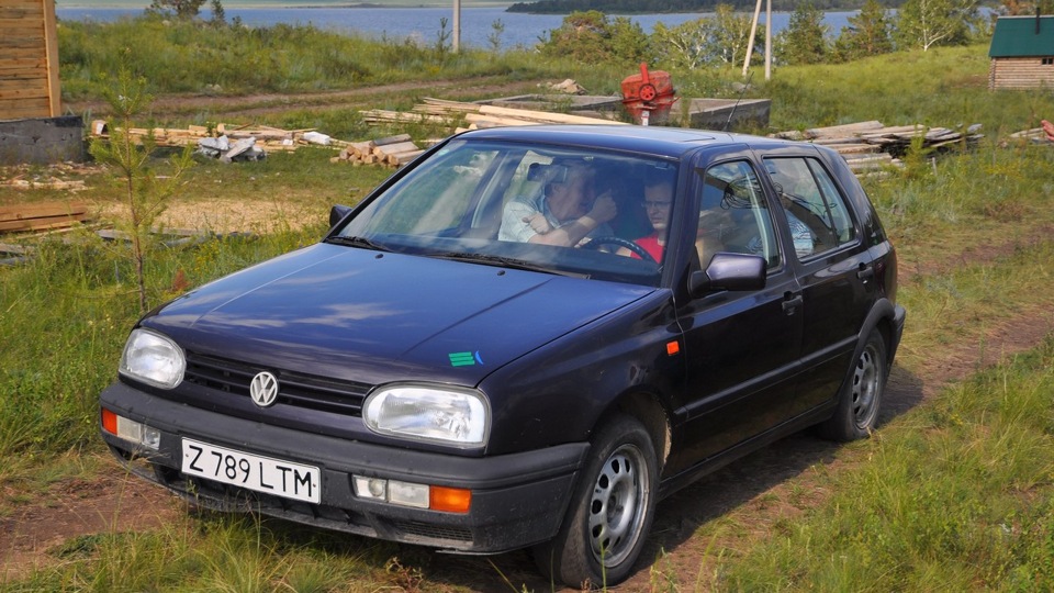 Volkswagen Golf Mk3 1.8 бензиновый 1995 | pink floyd на DRIVE2