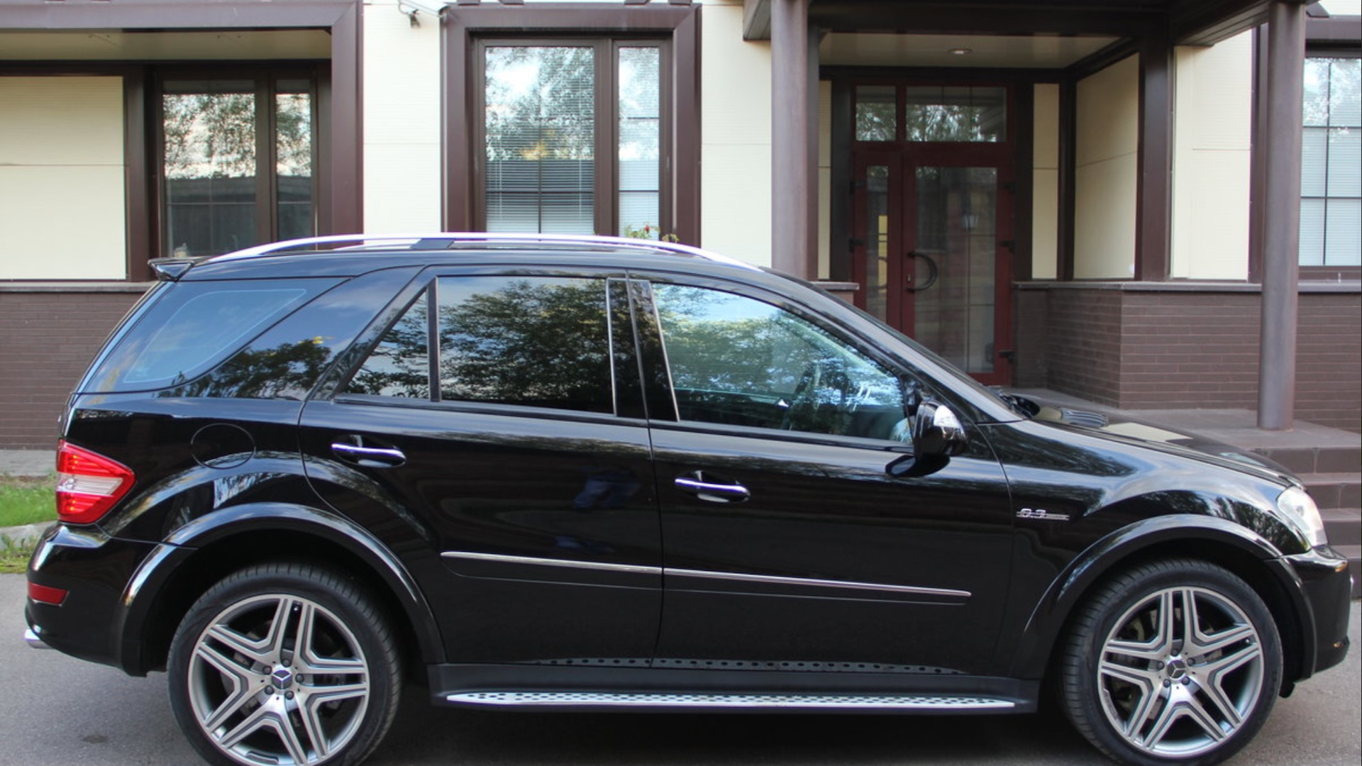 Mercedes-Benz ML 63 AMG (W164) 6.2 бензиновый 2010 | на DRIVE2