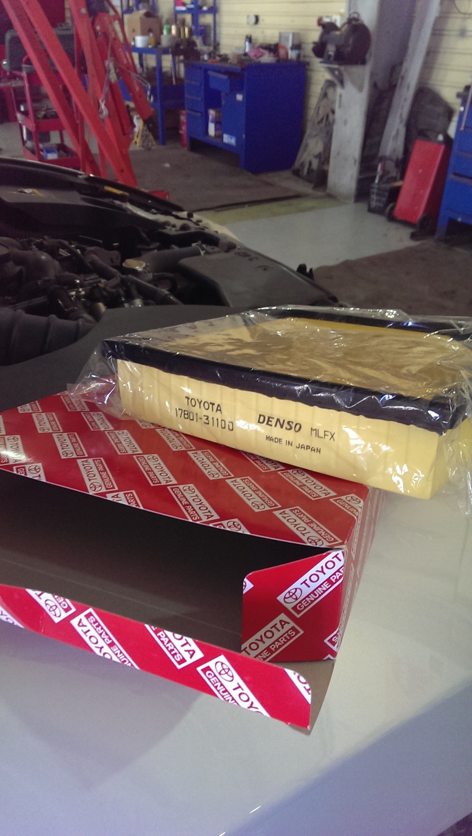 Замена фильтра воздушного — Toyota Crown (S200), 2,5 л, 2011 года ...