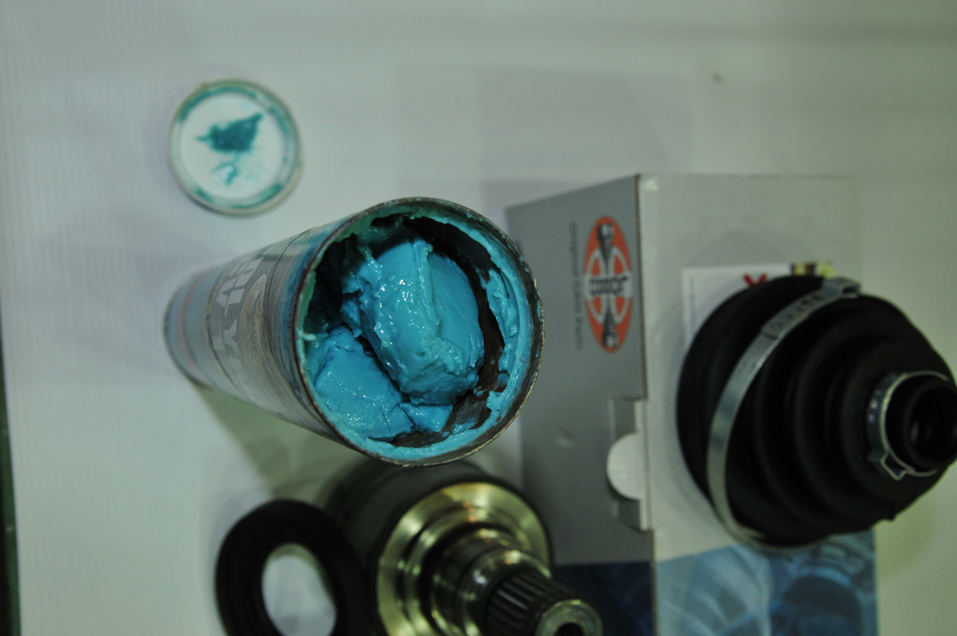 Смазка для шрус. — Saab 9000, 2,3 л, 1995 года | расходники | DRIVE2