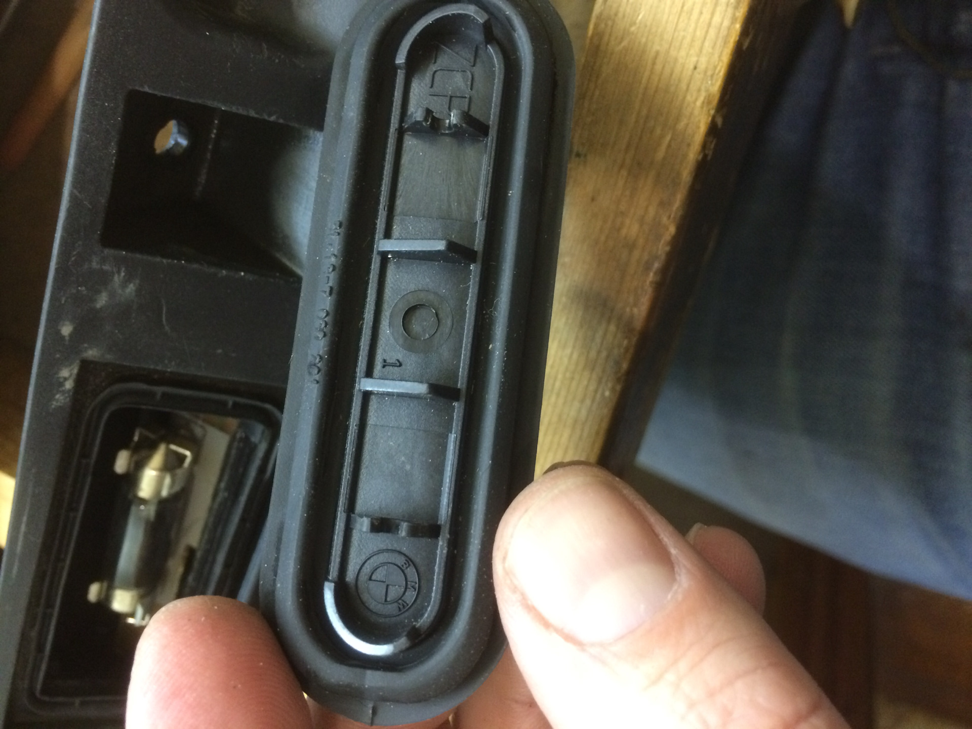 Планка подсветки номера — BMW X5 (E53), 4,8 л, 2006 года | своими ...