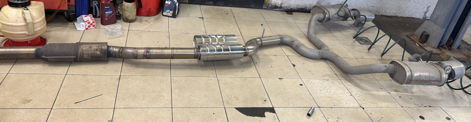 Замена масла в коробке и редукторах, внедрили кат, замена задней муфты ...