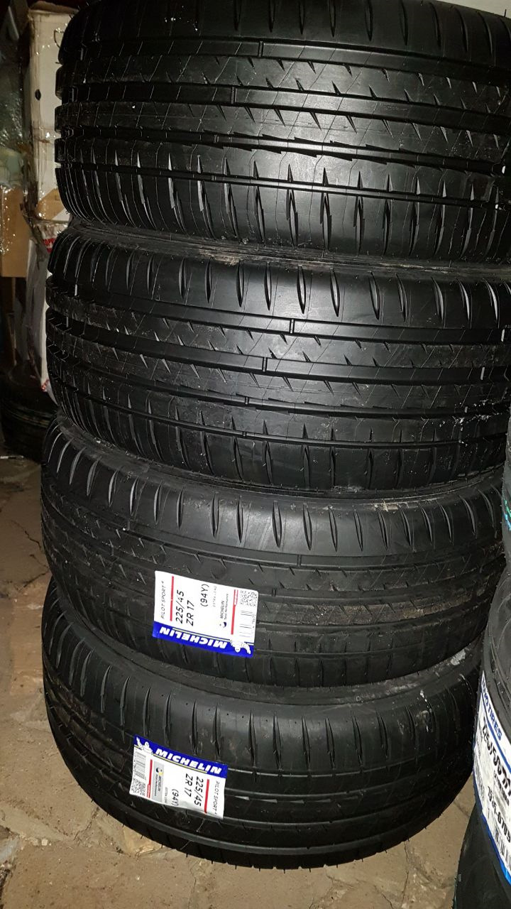 Летние шины Michelin PS4 225/45/17 — Skoda Octavia A7 Mk3, 1,8 л, 2016 ...