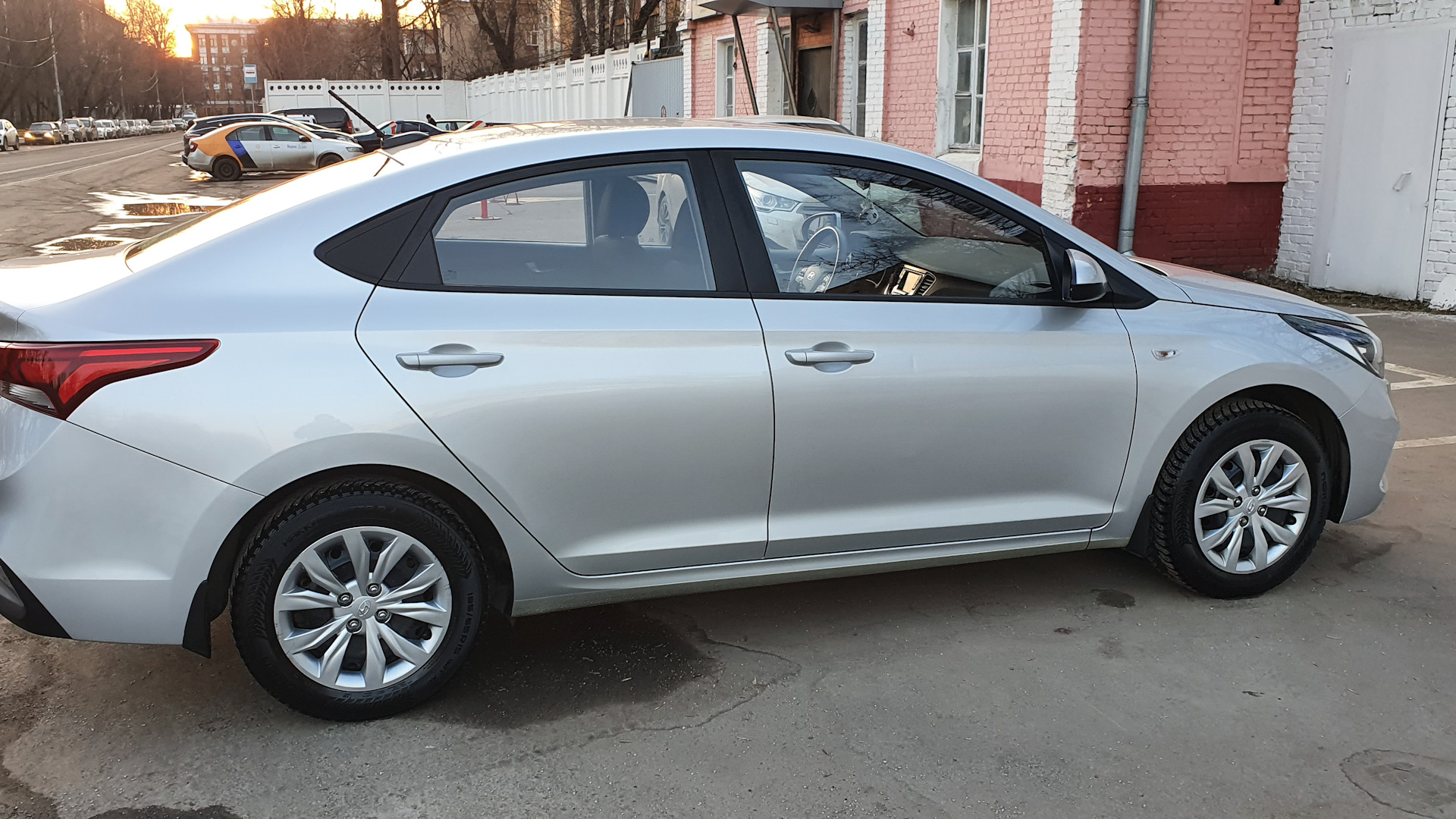 Hyundai Solaris (2G) 1.6 бензиновый 2017 | 1.6AT на DRIVE2