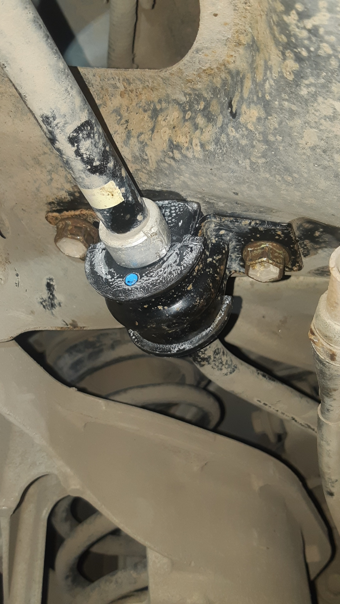 Замена втулок и стоек стабилизатора — Nissan Teana (J32), 2,5 л., 2013 ...