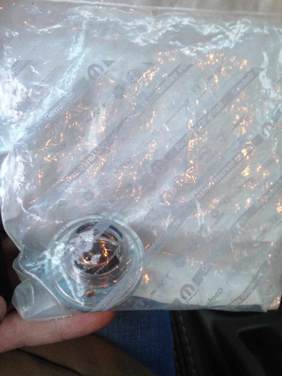 Термостат — Dodge Stratus (2G), 2,4 л, 2003 года | запчасти | DRIVE2